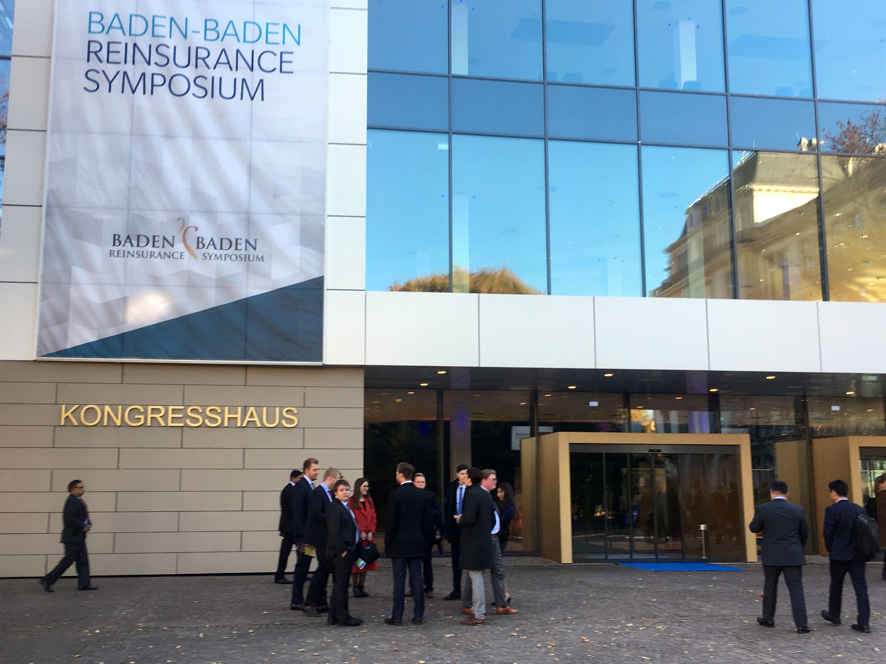 Pina Albo: Größer ist nicht immer besser | Versicherungsmonitor