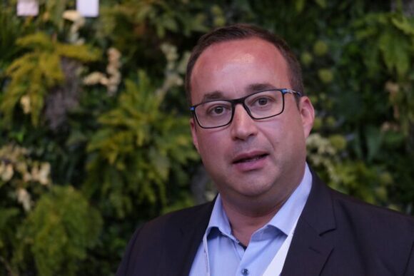 Howden-Experte Bitis im Interview, Hurrikan „Ian“, Coface ...