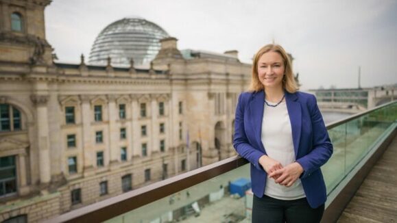 Finanzexpertin Anja Schulz im Interview, Ergo, BCA | Versicherungsmonitor